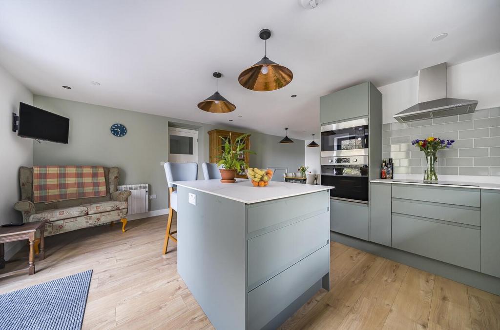 Quarry Cottage, Sarn 3 bed country house for sale - £415,000