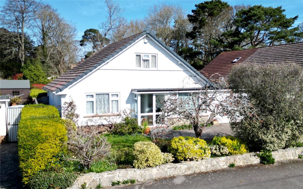 Pinewood Close, Walkford... 4 bed detached house for sale - £575,000
