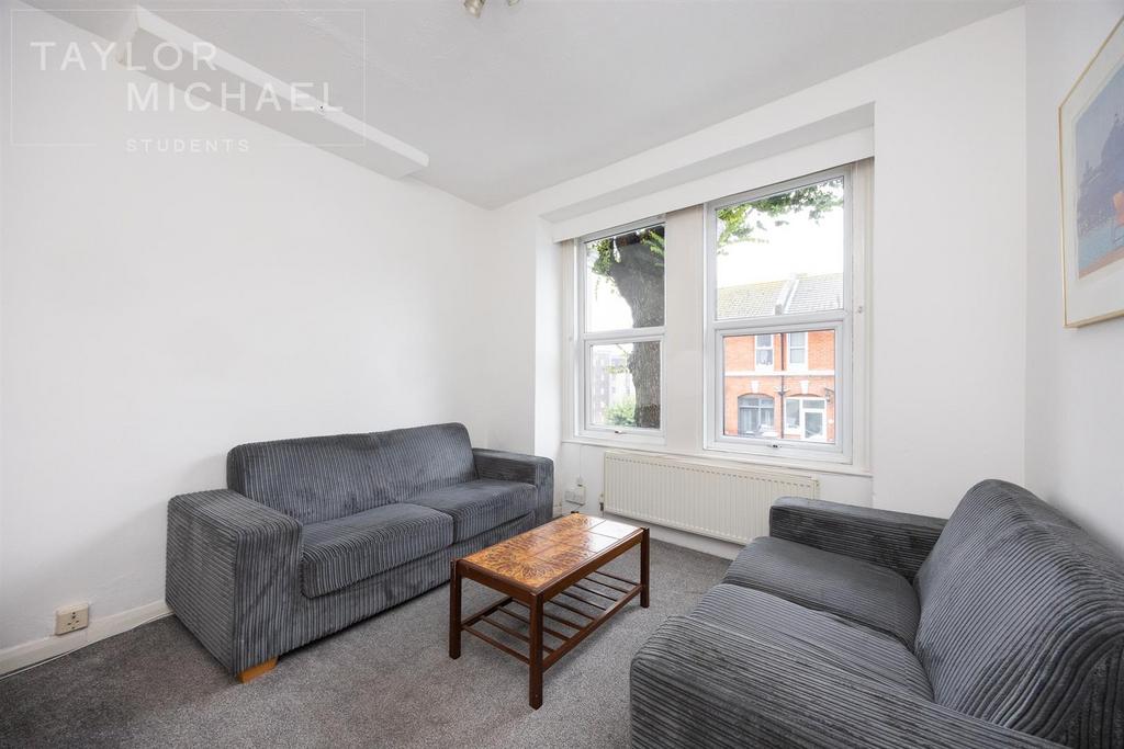 Riley Road, Brighton 4 bed terraced house - £2,687 pcm (£620 pw)