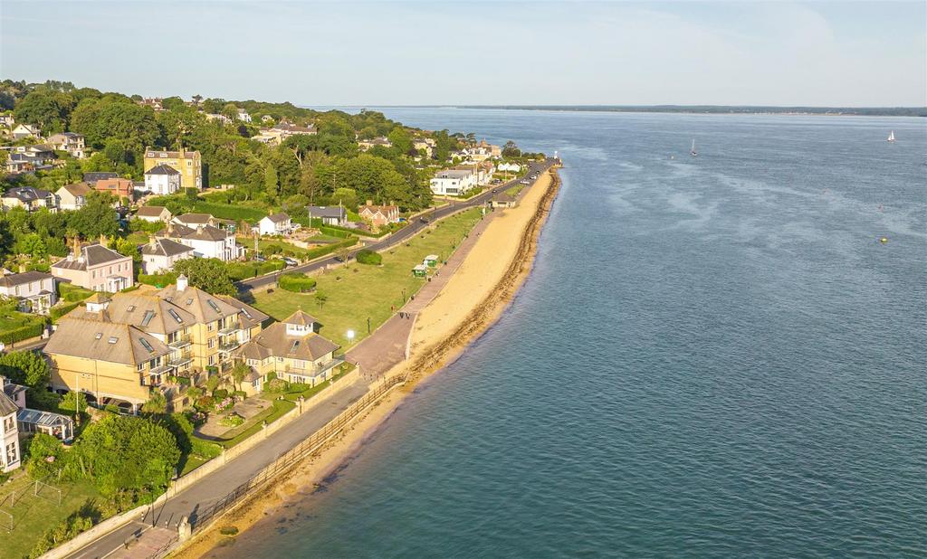 Cowes, Isle Of Wight 2 bed apartment - £775,000