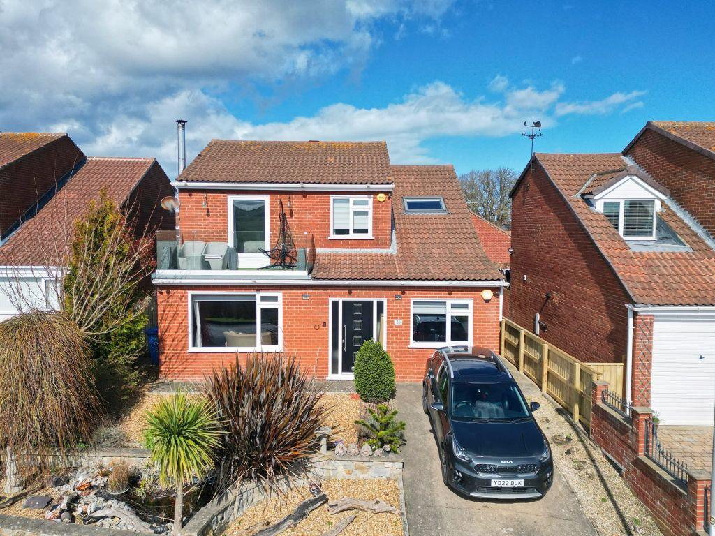 26 Pembroke Way, Whitby 4 bed detached house - £400,000