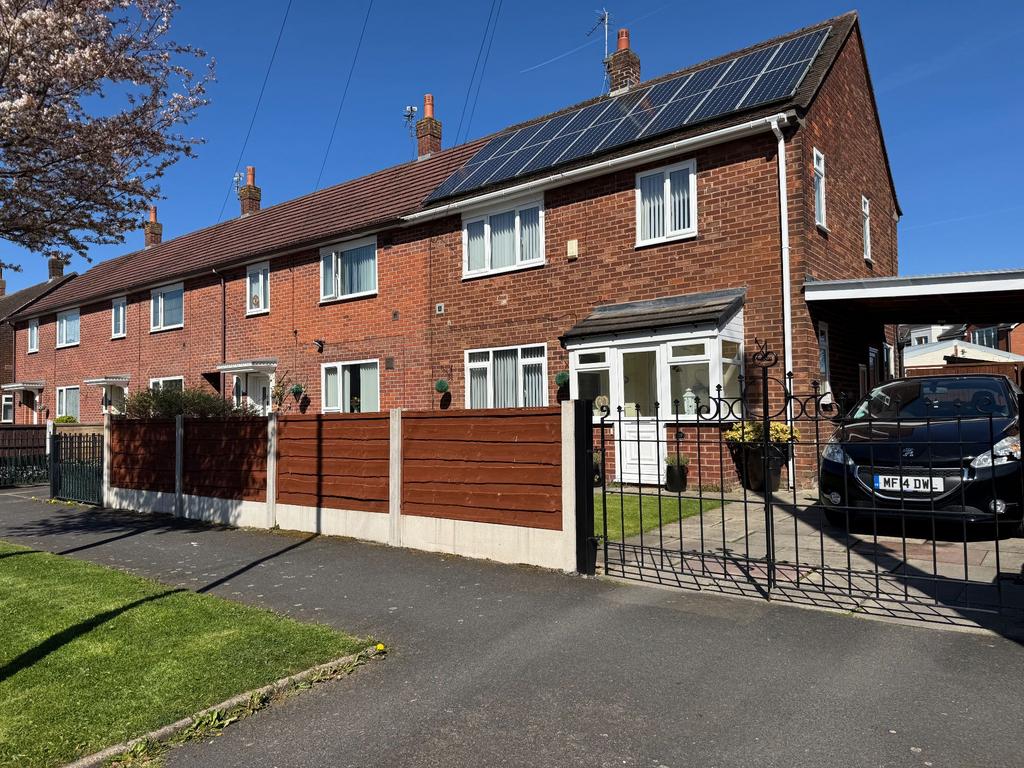 Staithes Road, Woodhouse Park... 3 bed end of terrace house - £290,000
