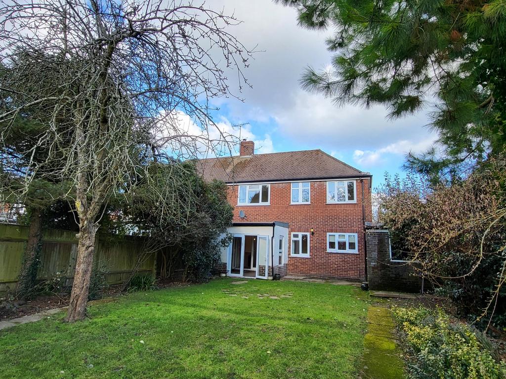 Trefusis Walk, Cassiobury, Watford, WD17 3 bed semi-detached house - £ ...