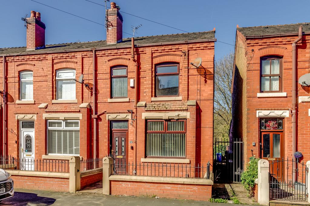 Lower St. Stephen Street, Wigan WN6 3 bed end of terrace house - £130,000