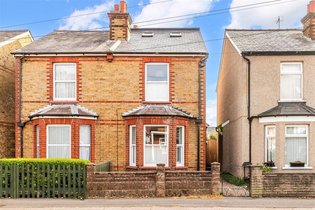Upper Court Road, Epsom 3 bed semi-detached house for sale - £675,000