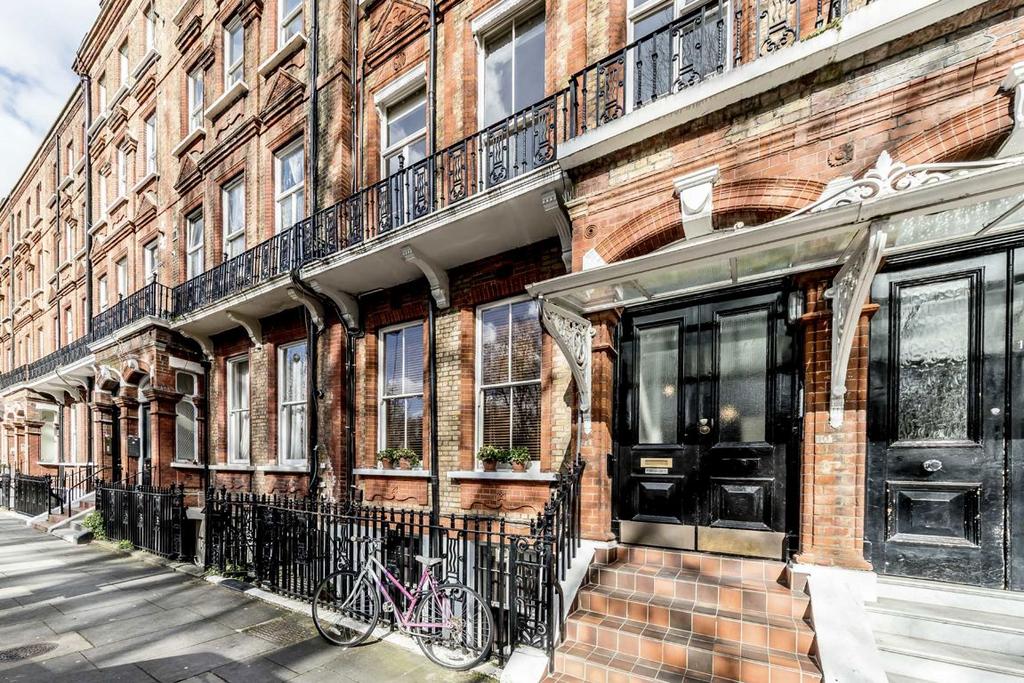 Nevern Square, London SW5 Studio - £1,842 pcm (£425 pw)