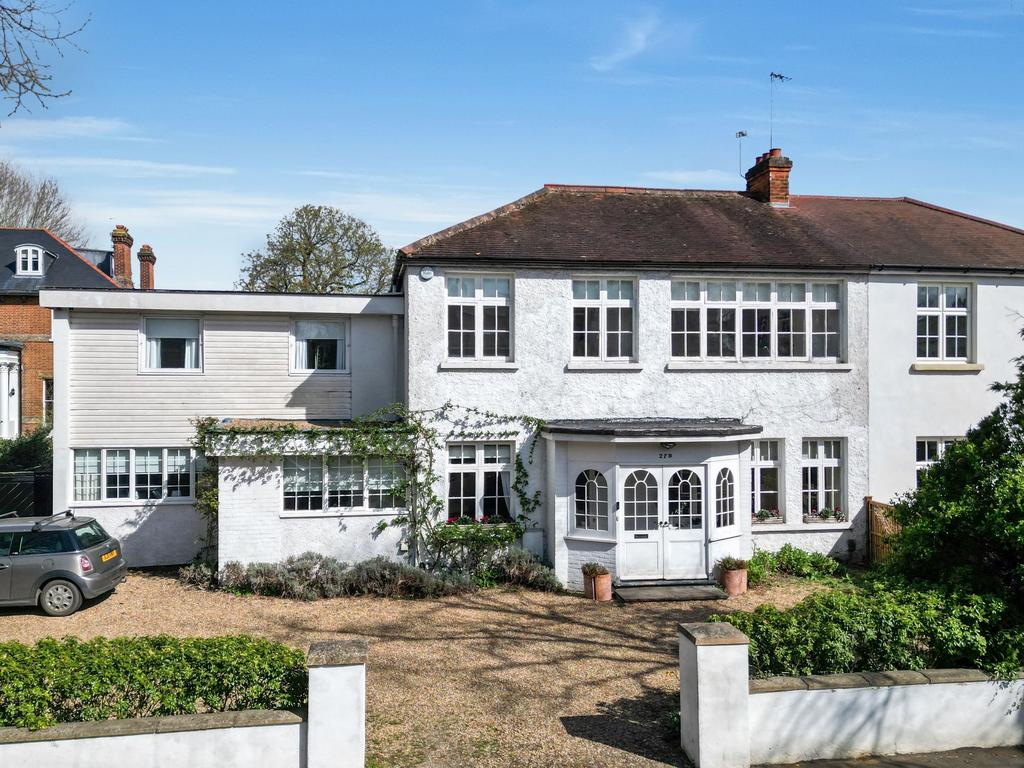 Palace Road, East Molesey, KT8 5 bed semi-detached house - £1,750,000