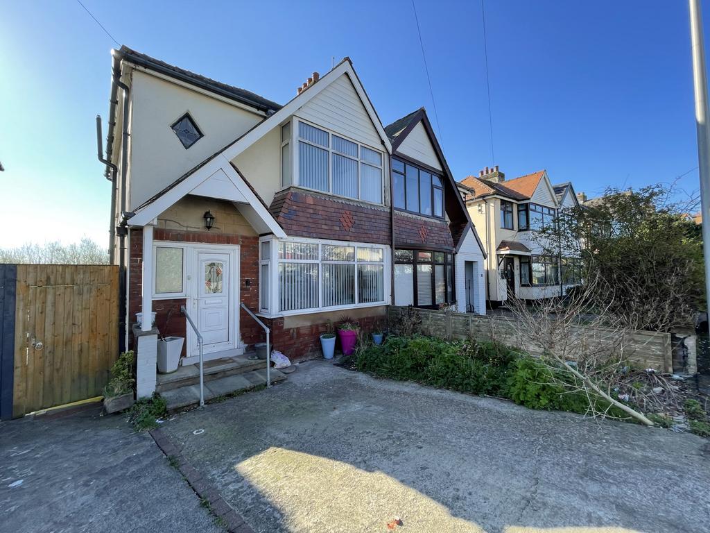 Buckley Crescent, Cleveleys FY5 3 bed semi-detached house for sale - £ ...