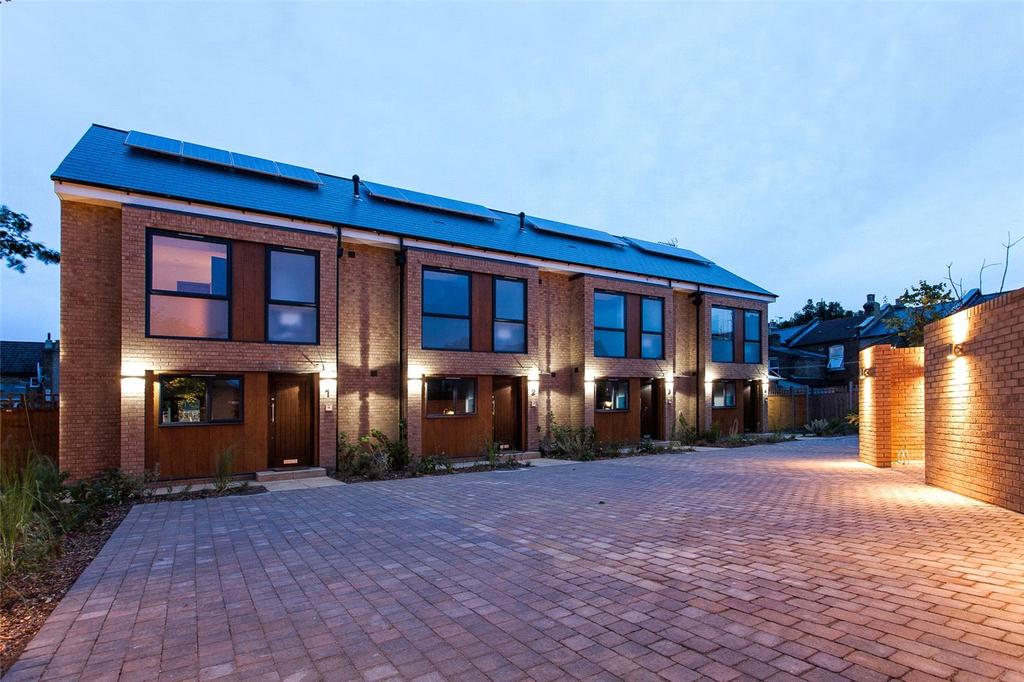 Belz Drive, London, N15 3 bed townhouse for sale - £715,000