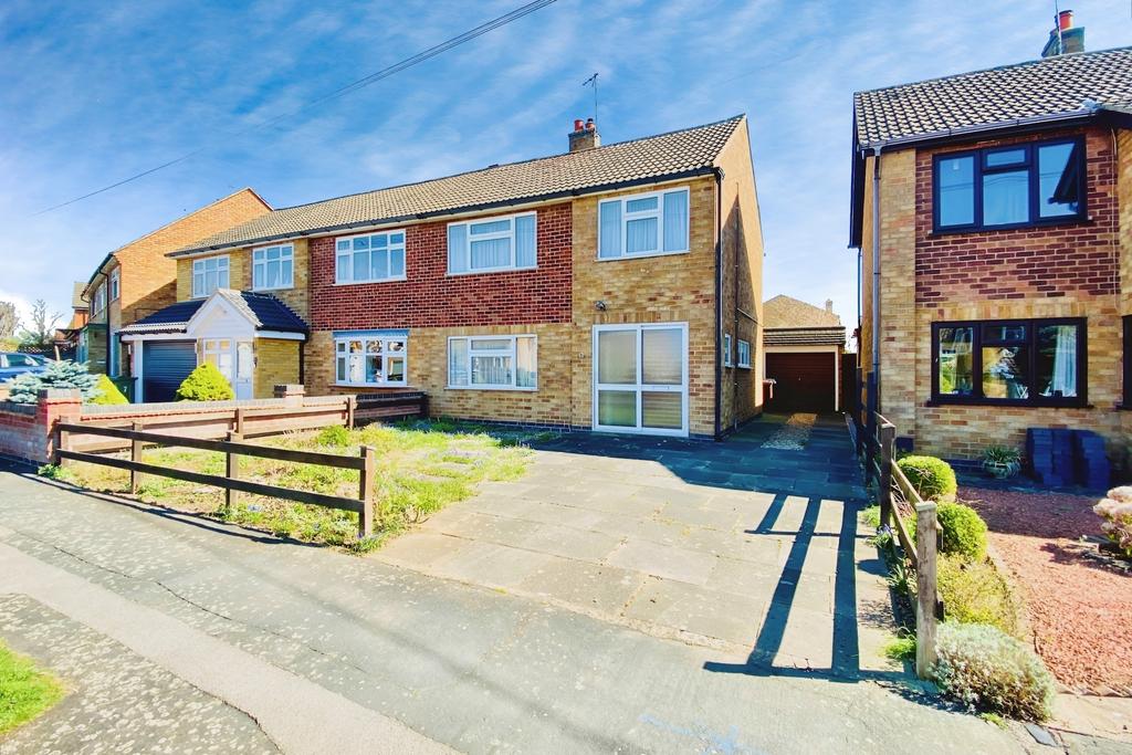 St Johns Avenue, Syston, LE7 3 bed semi-detached house - £270,000