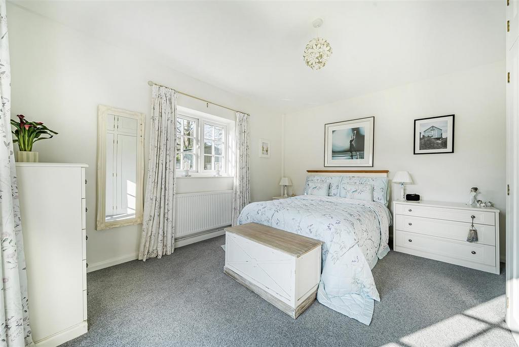 Hoe Lane, Flansham 3 bed detached bungalow for sale - £695,000