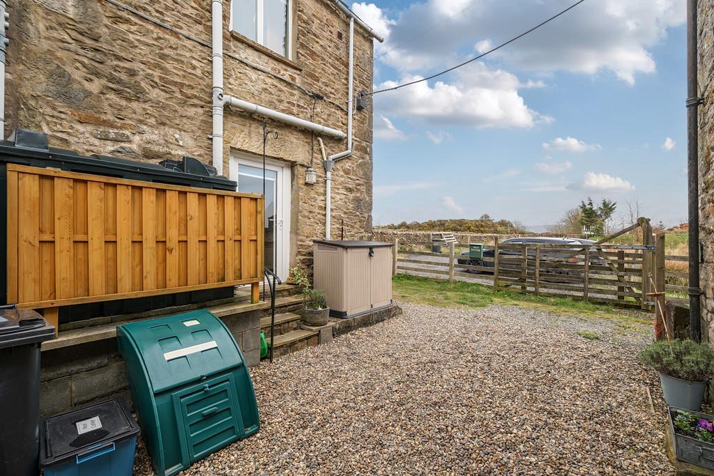 Moor Cottage, Hutton Roof, LA6 2PE 2 bed cottage for sale - £210,000