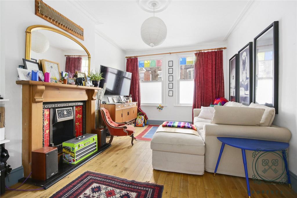 Solway Road, London, N22 3 bed terraced house - £650,000