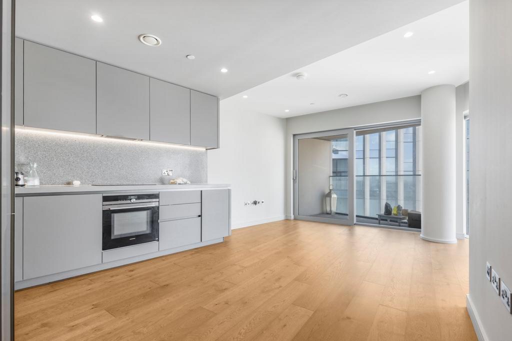 Cutter Lane, London 2 bed flat for sale - £700,000
