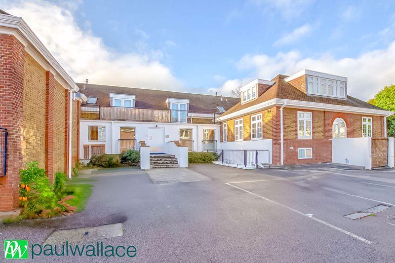 Isabel Court, Hoddesdon 2 bed duplex for sale - £335,000