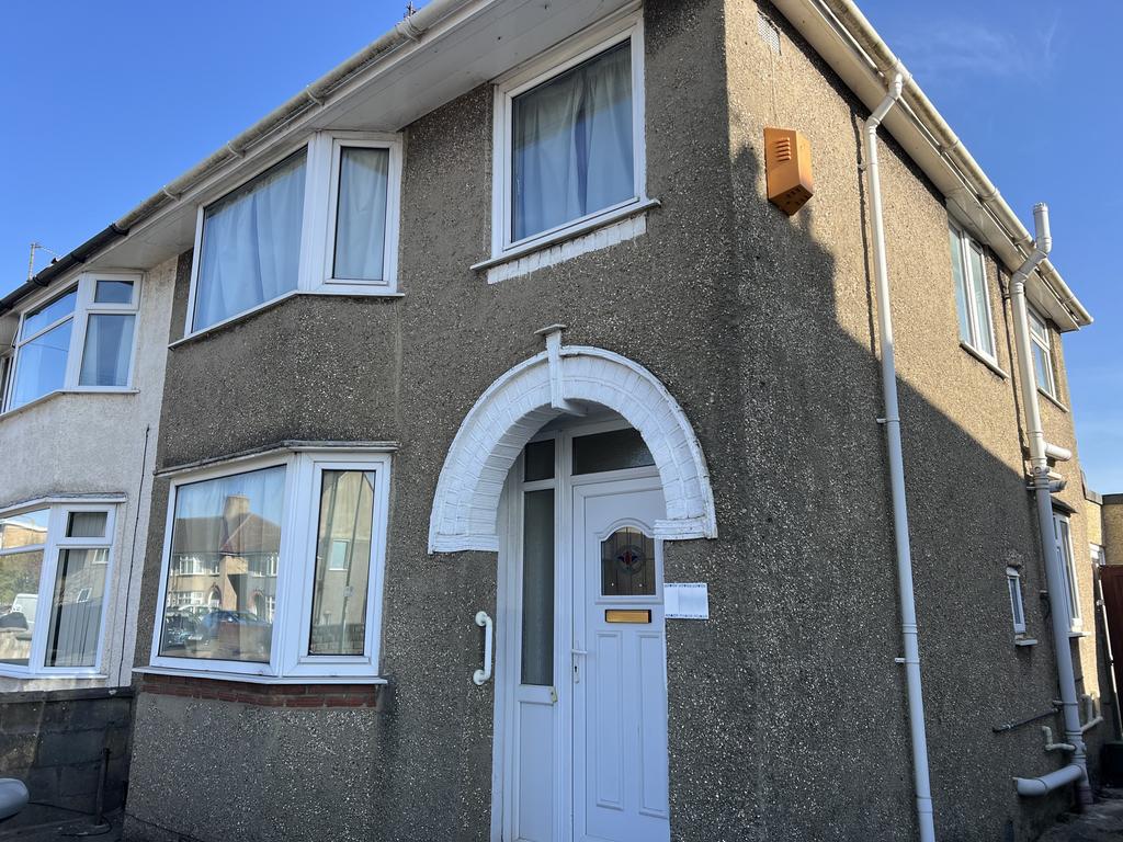 Barns Road, Oxford OX4 5 bed semi-detached house - £2,700 pcm (£623 pw)