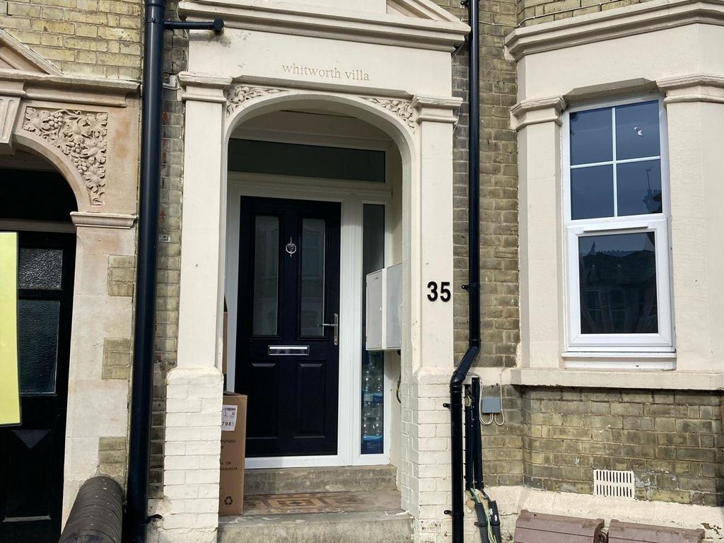 Divinity Road, Oxford OX4 2 bed flat - £1,900 pcm (£438 pw)