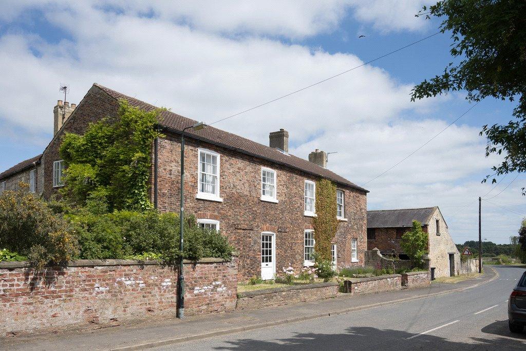 Main Street, Tadcaster LS24 5 bed detached house - £650,000
