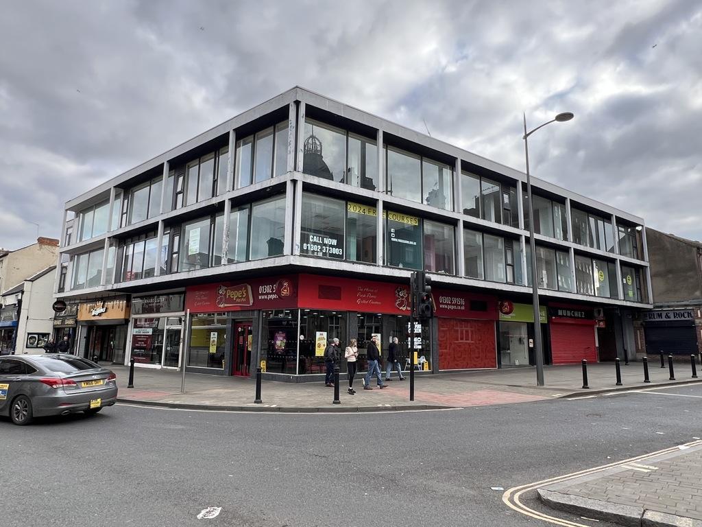 65 Hallgate, Doncaster, South... Office to rent - £2,083 pcm (£481 pw)