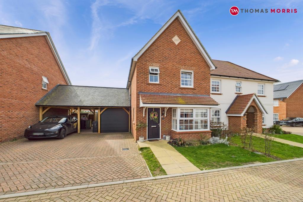 Turner Gardens, Central Bedfordshire... 3 bed semi-detached house for ...