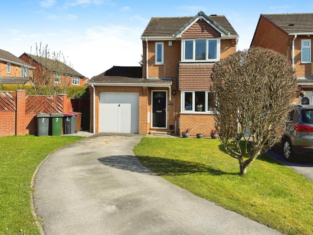 Limelands Road, Sheffield S25 3 bed link detached house - £220,000
