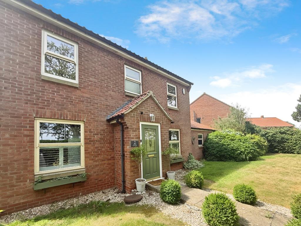 Robin Walk, Grimsby DN37 4 bed detached house - £300,000