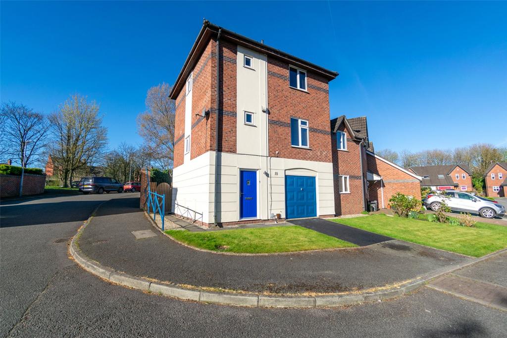 The Moorings, Middlewich 3 bed semi-detached house for sale - £250,000