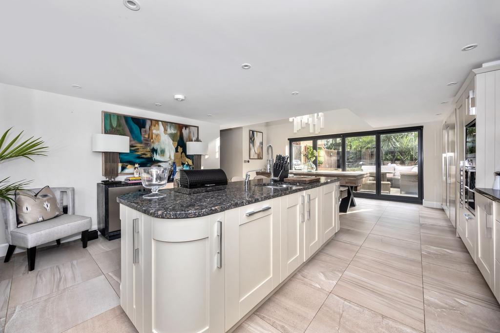 Malthouse Lane, Horley RH6 3 bed barn conversion for sale - £750,000