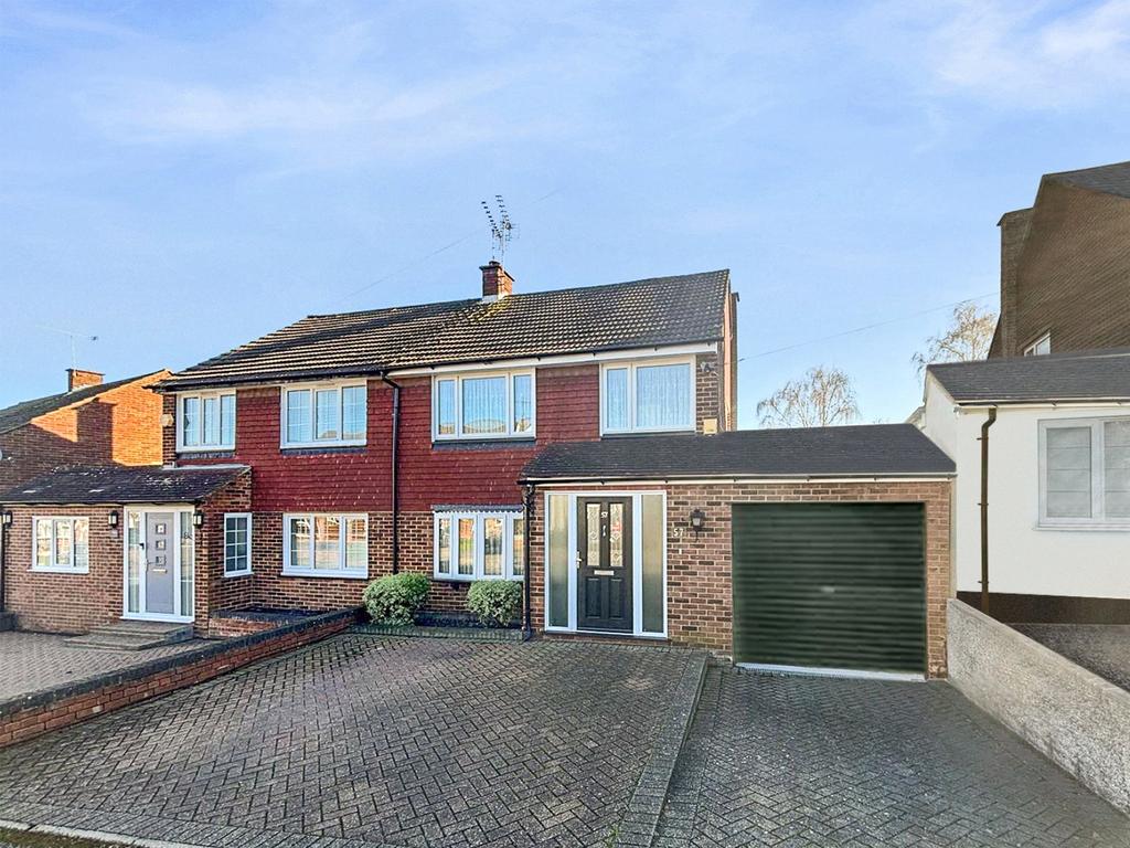 Spurrell Avenue, Joydens Wood, Kent, DA5 3 bed semi-detached house for ...