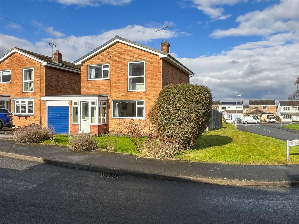 The Warwicks, Hampton Magna, Warwick 3 bed detached house - £340,000