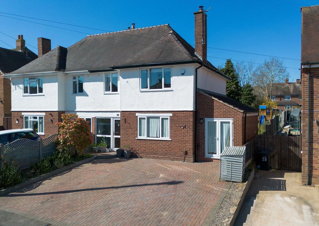 Lavender Lane, Stourbridge DY8 3 bed semi-detached house - £325,000