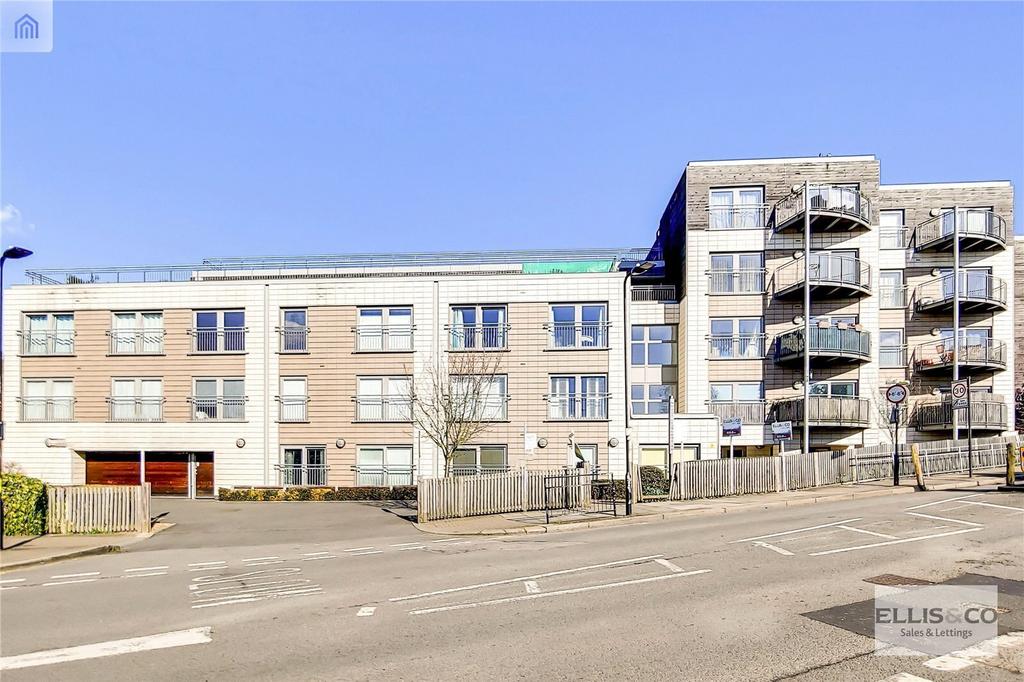 Sudbury Heights Avenue, Greenford, UB6 1 bed apartment - £245,000