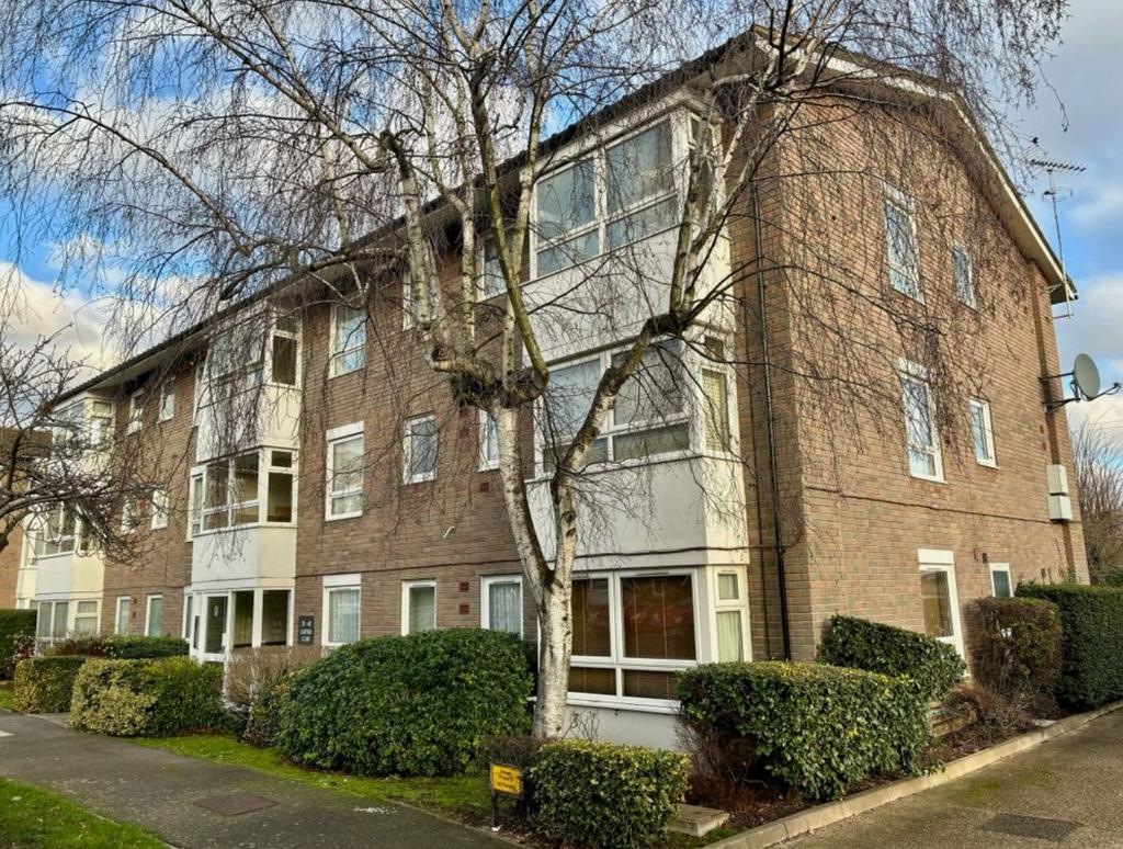 Carters Close, Worcester Park, KT4 1 bed apartment - £195,000