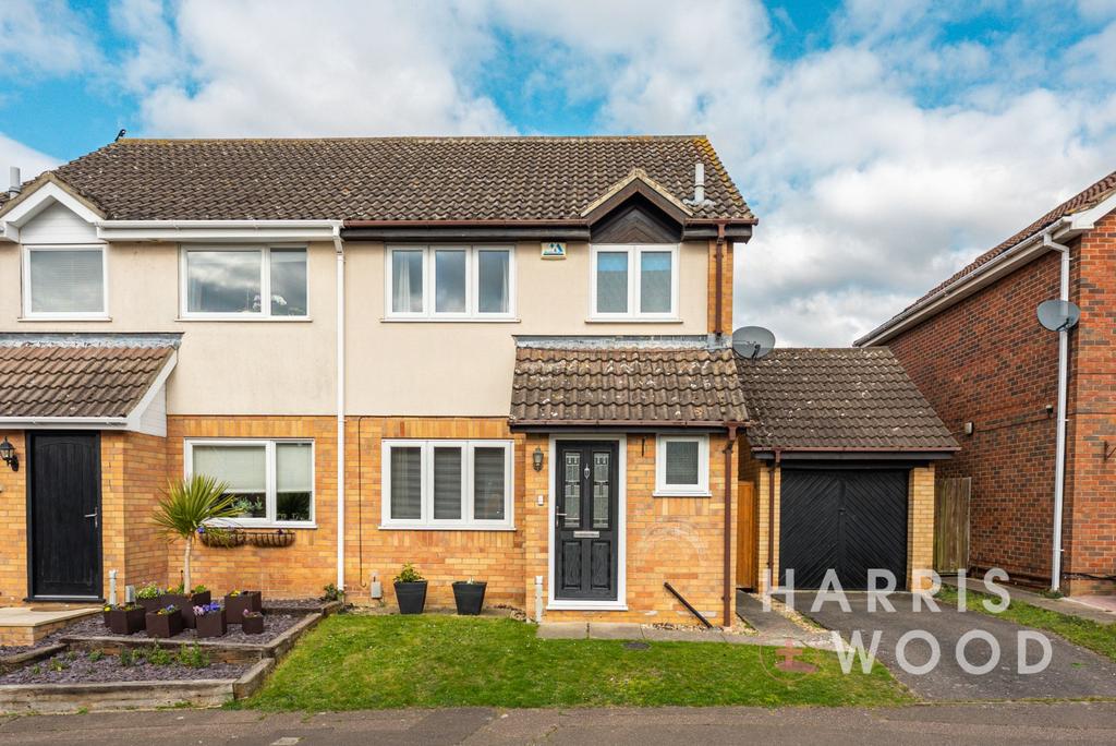 Pampas Close, Highwoods, CO4 9ST 3 bed semi-detached house - £350,000