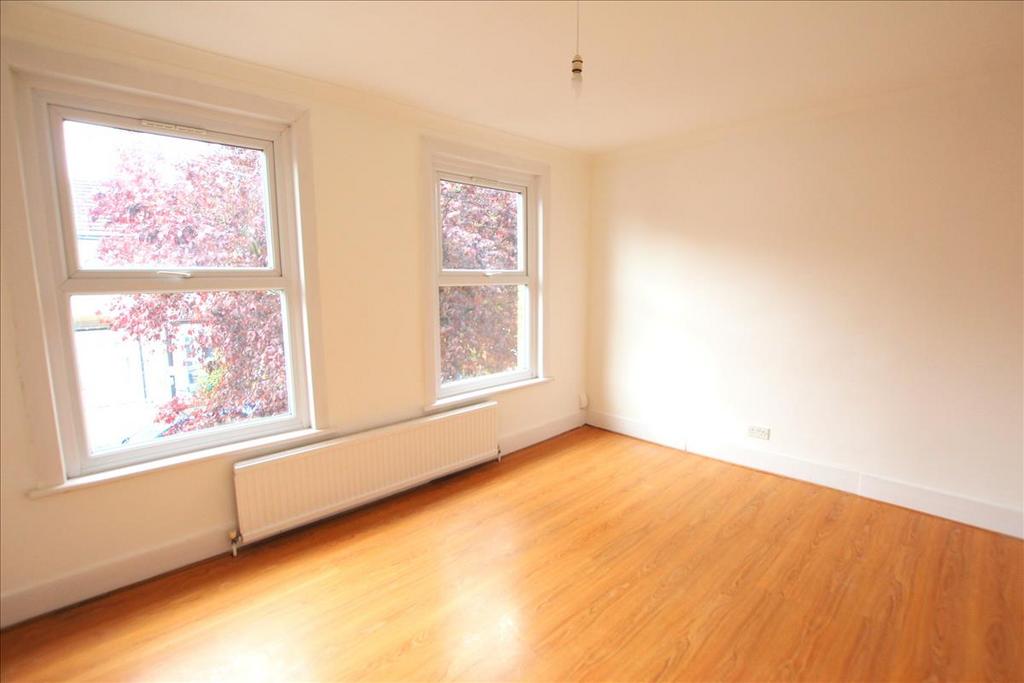 Somerset Road, Edmonton, London, N18 4 bed terraced house - £2,300 pcm ...