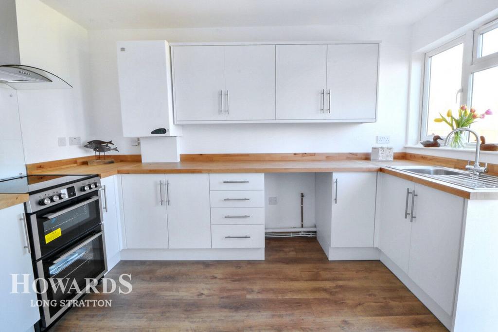 West End, Saxlingham Thorpe 3 bed semi-detached house for sale - £280,000