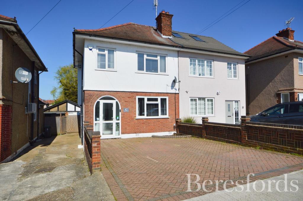 Dominion Drive, Romford, RM5 2 bed semi-detached house for sale - £450,000