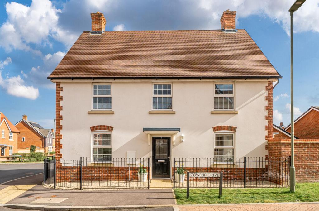 Cowslip Drive, Petersfield, GU31 4 bed detached house for sale - £750,000