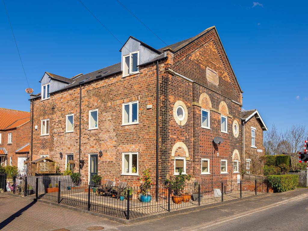 The Old Chapel, Cliffe, Selby, YO8 4 bed semi-detached house for sale ...