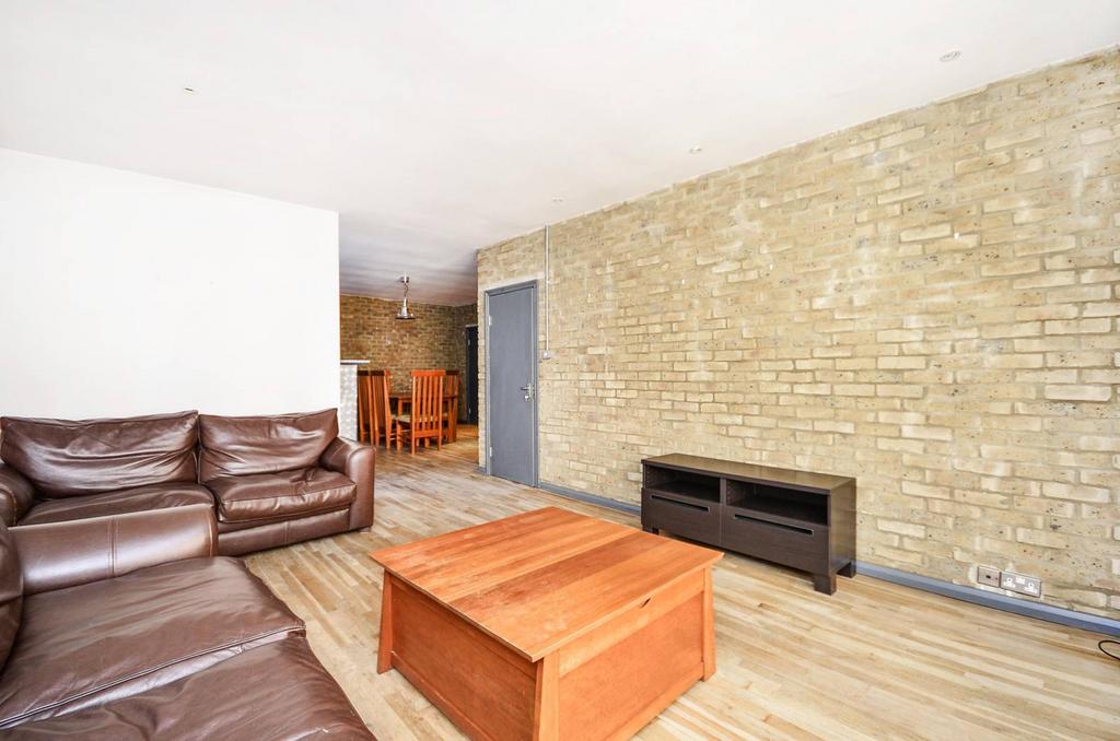Wapping High Street, Wapping, London... 2 bed flat to rent - £2,817 pcm ...