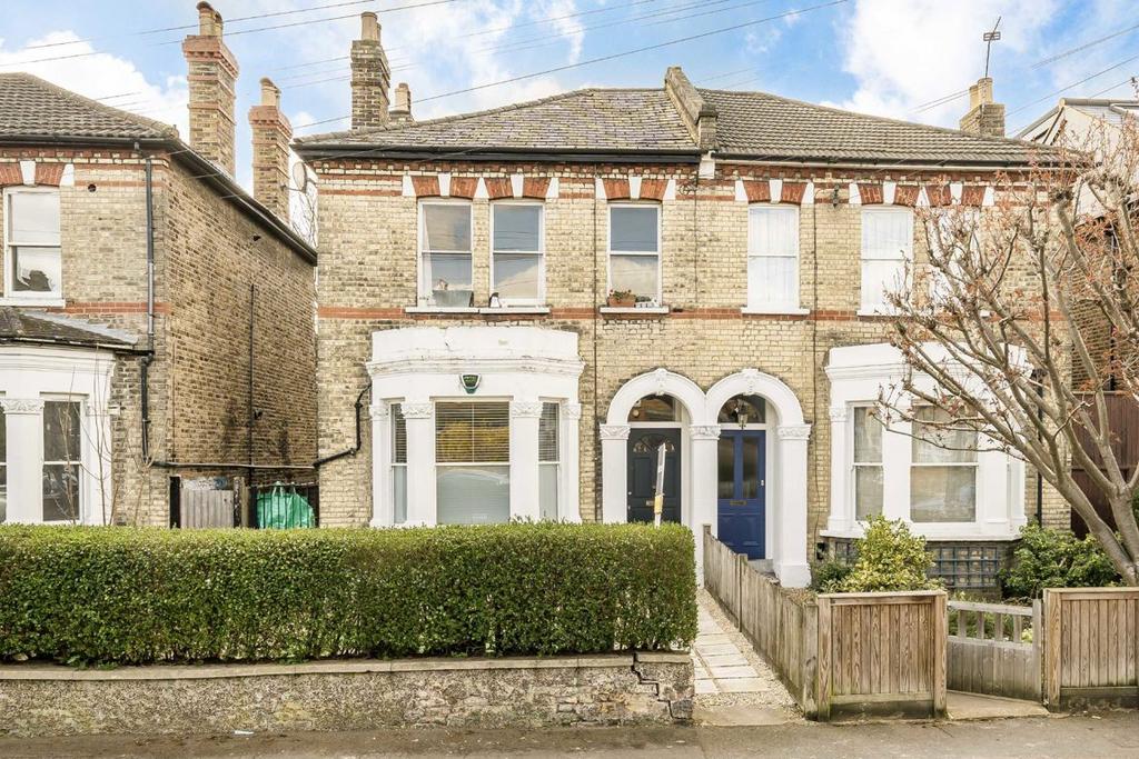 Buckleigh Road, London SW16 2 bed flat - £550,000