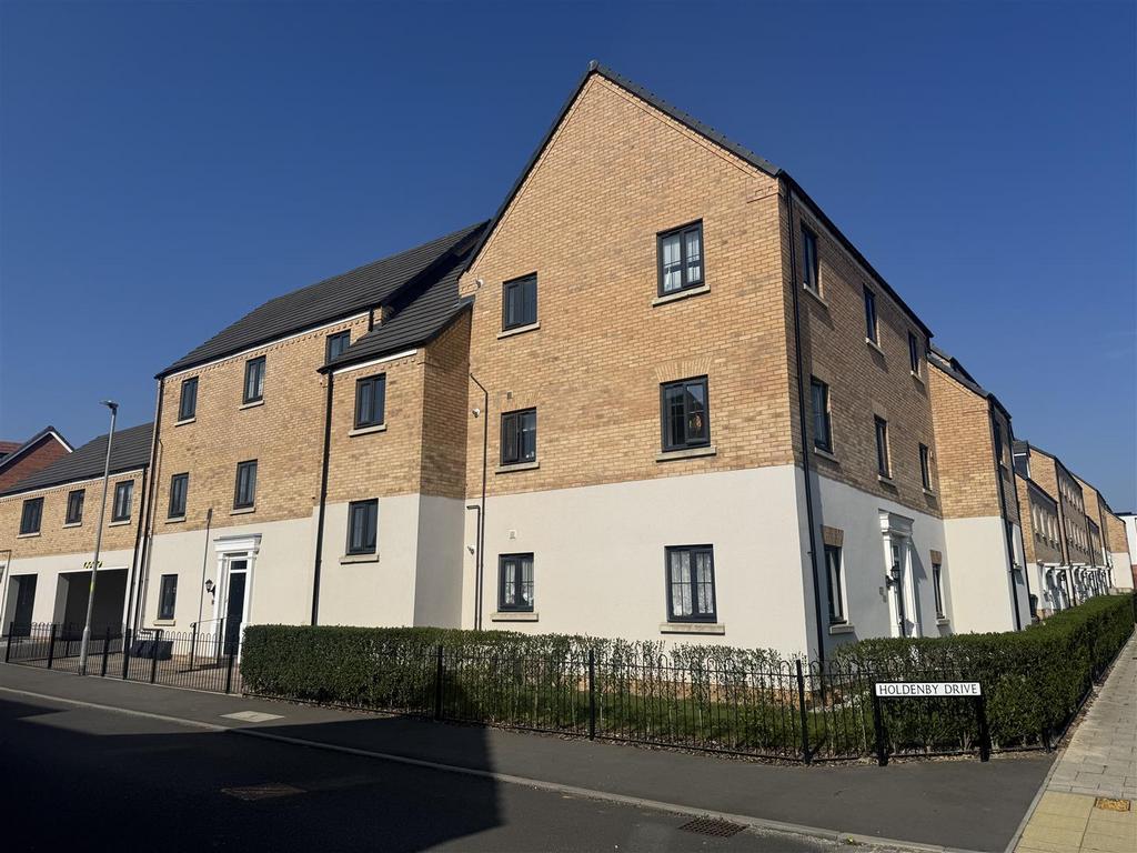 Holdenby Drive, Corby NN17 2 bed flat - £160,000