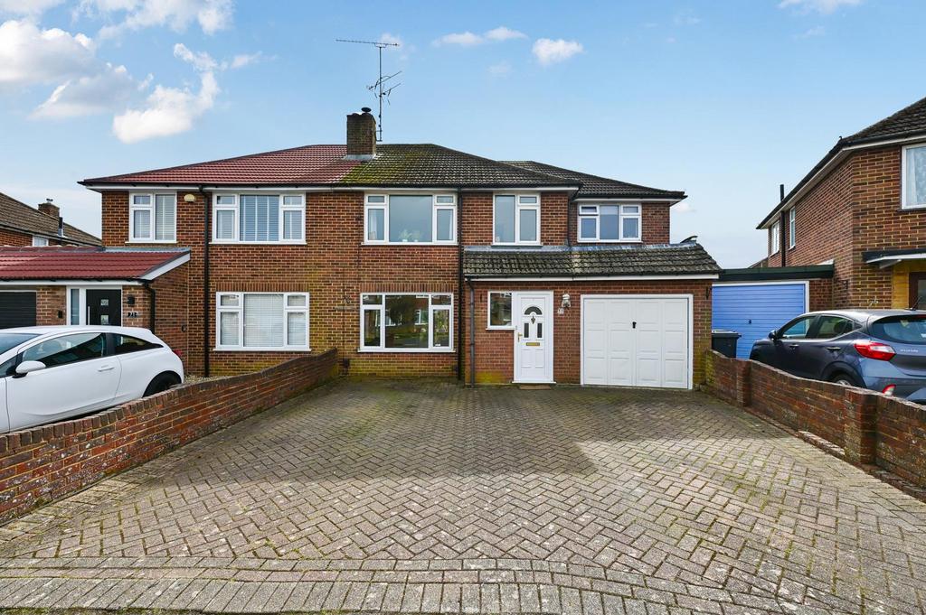 Beech Way, Basingstoke RG23 4 bed semi-detached house - £500,000