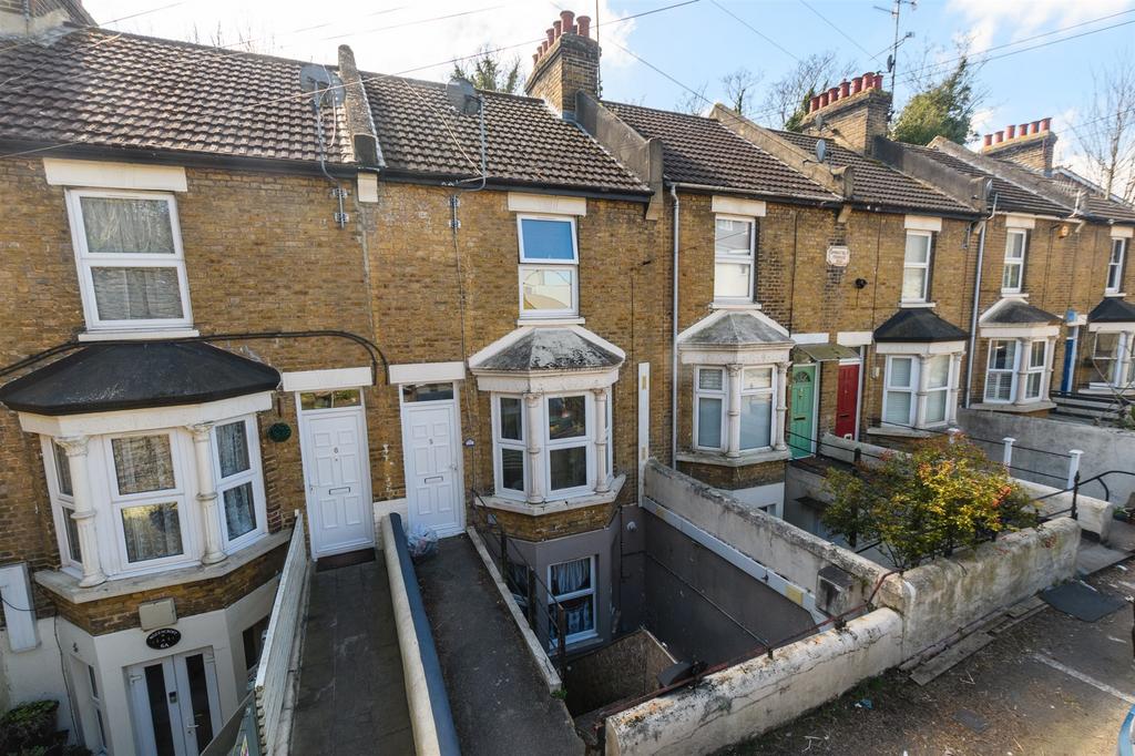 Springfield Terrace, Chatham ME4 1 bed apartment for sale - £86,250