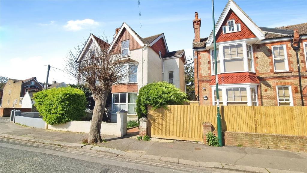 Nyewood Lane, Bognor Regis, West Sussex Studio for sale - £65,000