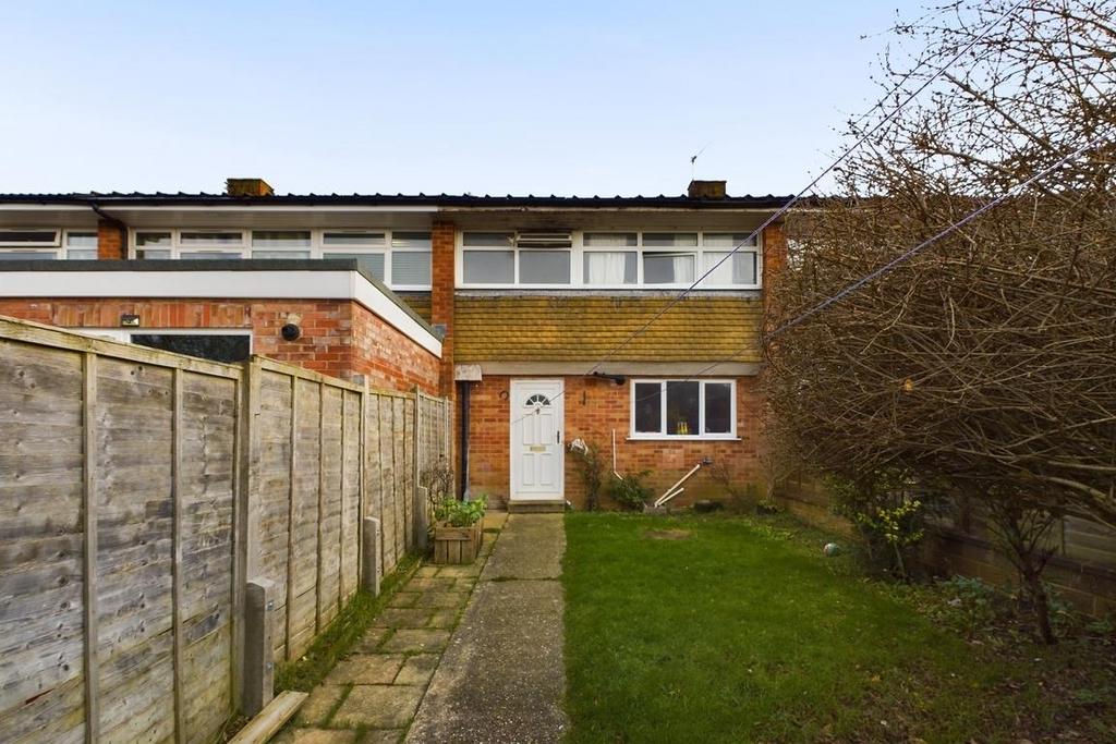 St Georges Drive, Donnington 3 bed terraced house - £1,250 pcm (£288 pw)