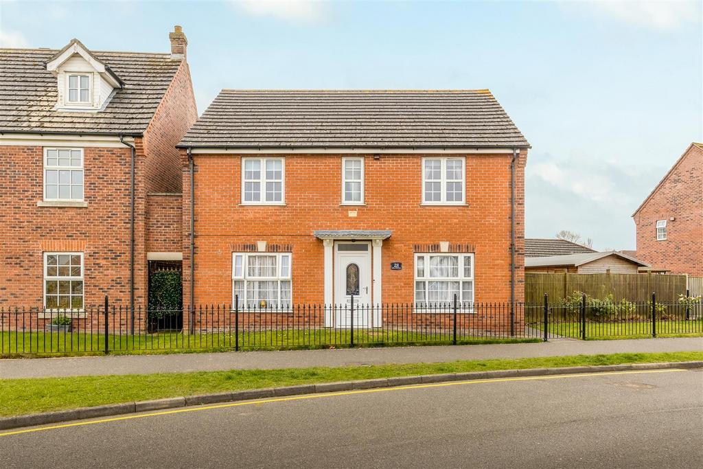 Ashton Hall Drive, Boston 4 bed detached house for sale - £300,000