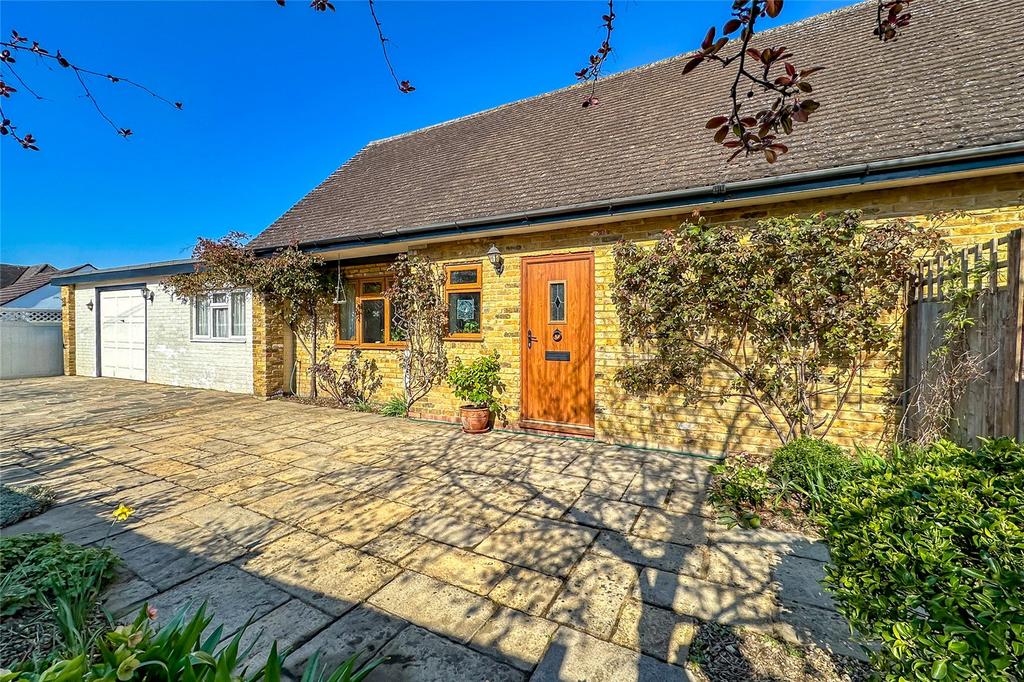 Roestock Lane, Colney Heath, St.... 3 bed detached house for sale - £ ...
