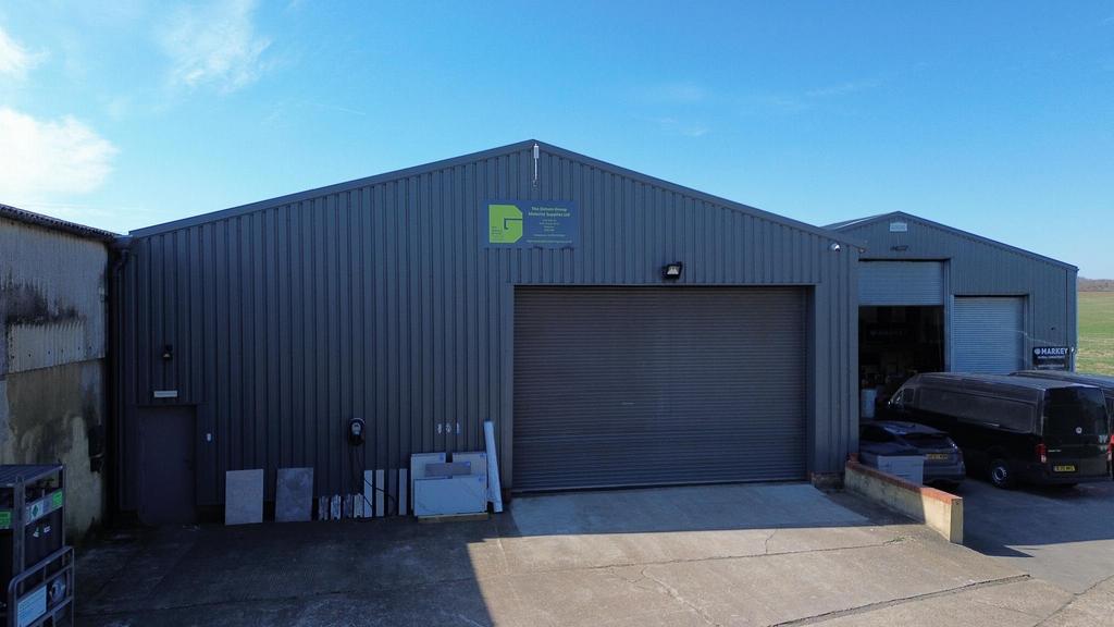 Royston Industrial unit - £3,800 pcm (£877 pw)