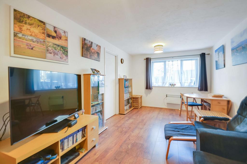 at Flat 20 Redwell Court, Eleanor... 1 bed apartment - £100,000